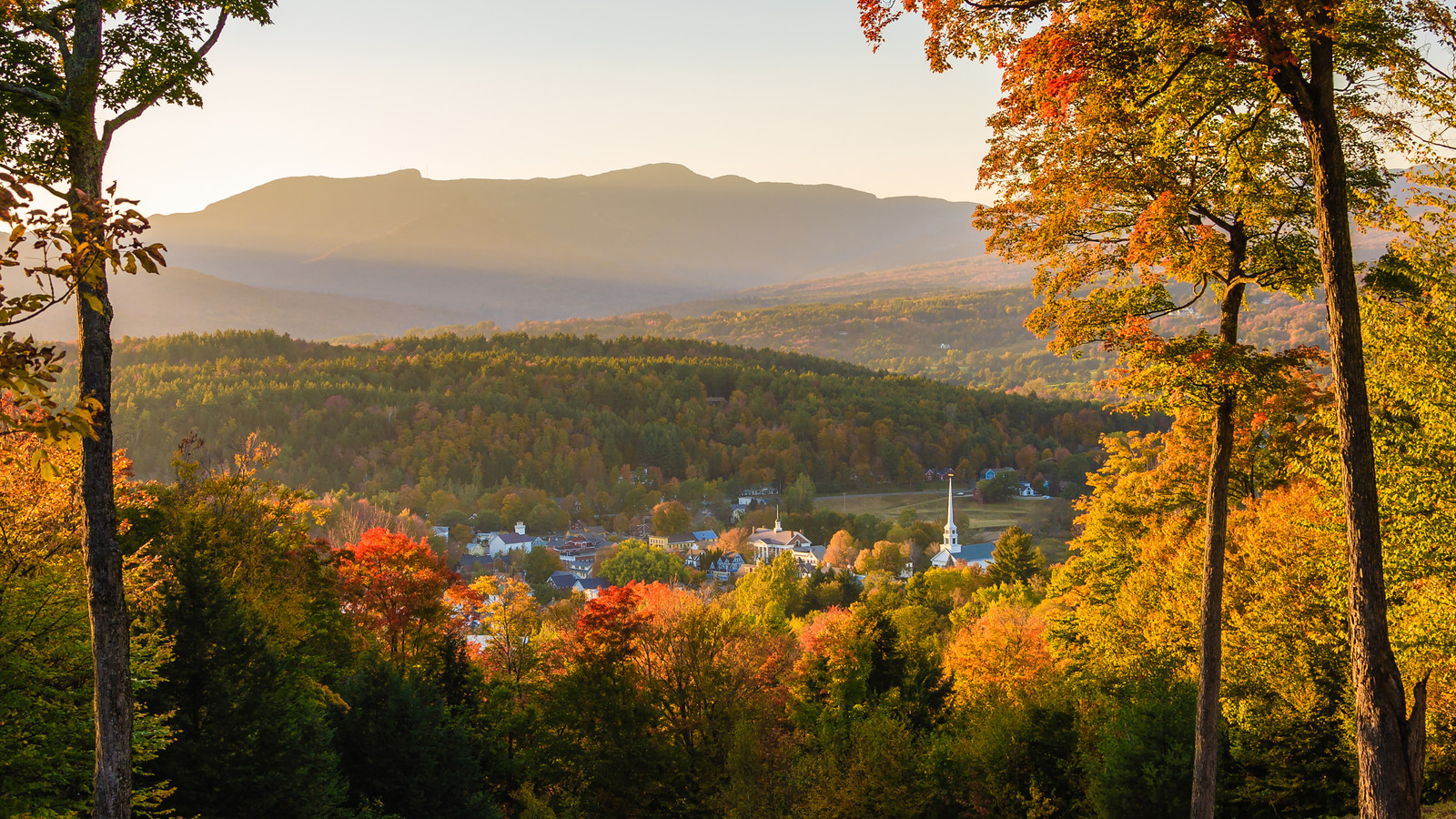7 Vivid Towns In Vermont For Fall Foliage In 2024