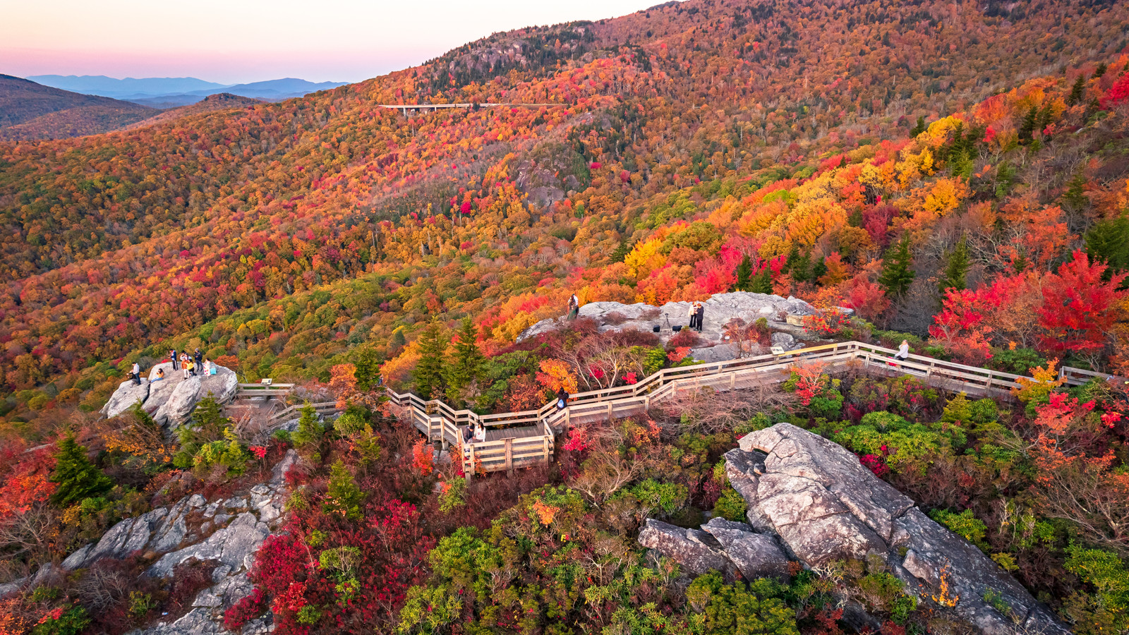 7 Best Hikes In Boone With Asheville Vibes, But Better