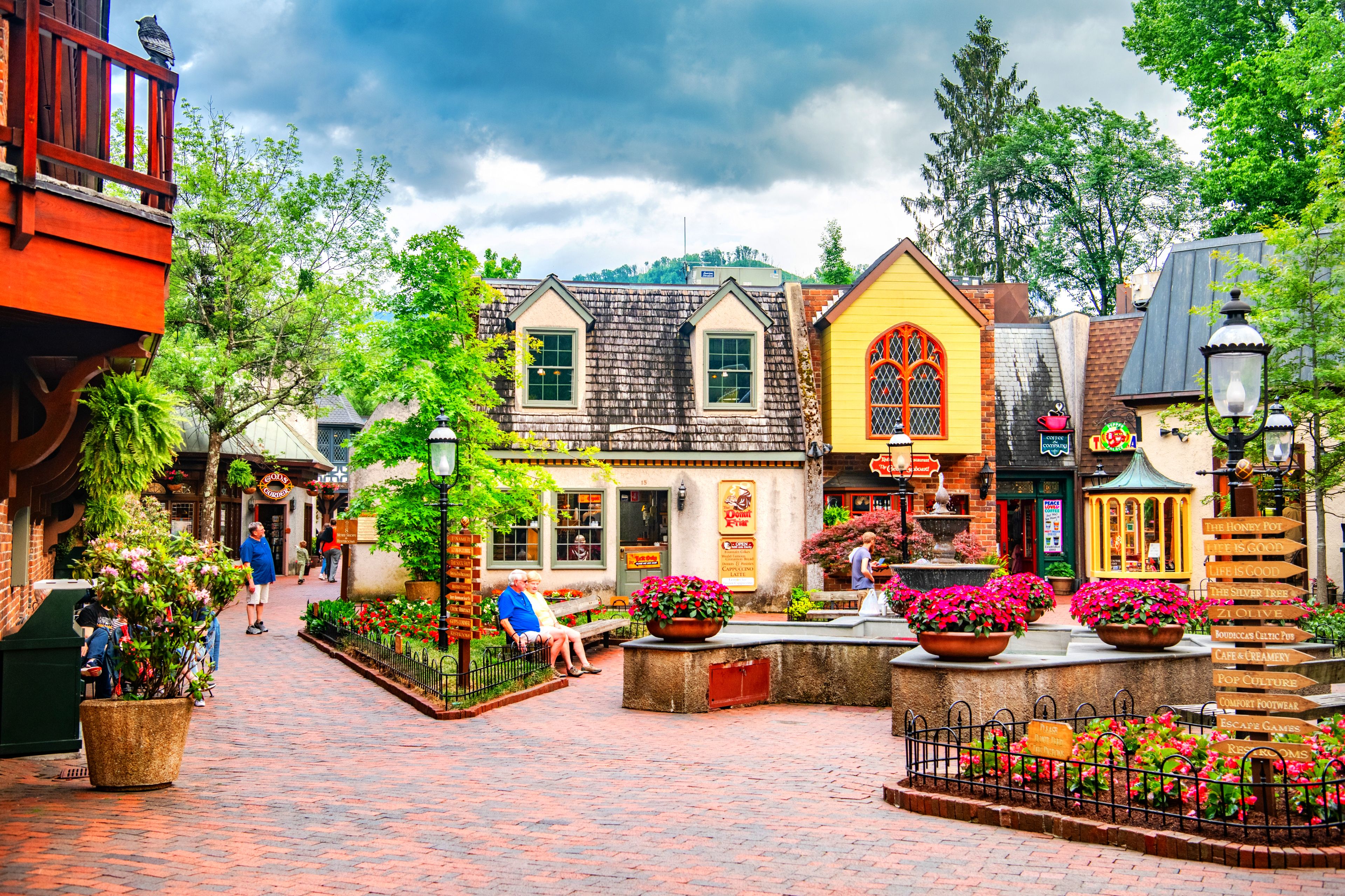 Tennessee’s Most Charming Small Town Has A Top National Park On Its ...