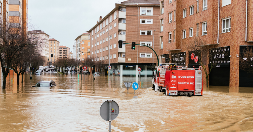 Catastrophic Weather In Valencia, Spain Shows Passengers Riding On Top ...