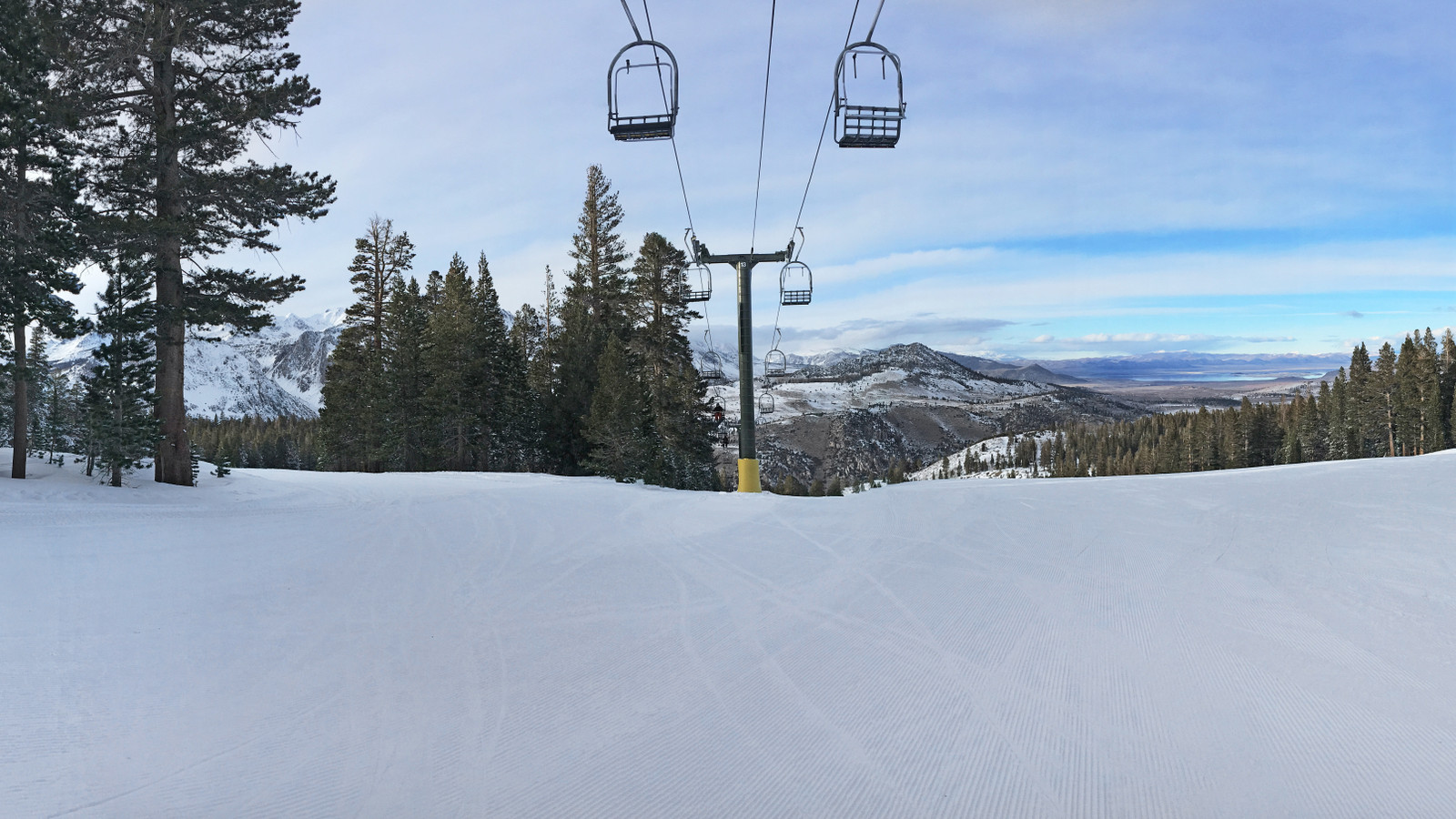 8 Best Mountain Towns In The Sierras With Skiing Access This Winter