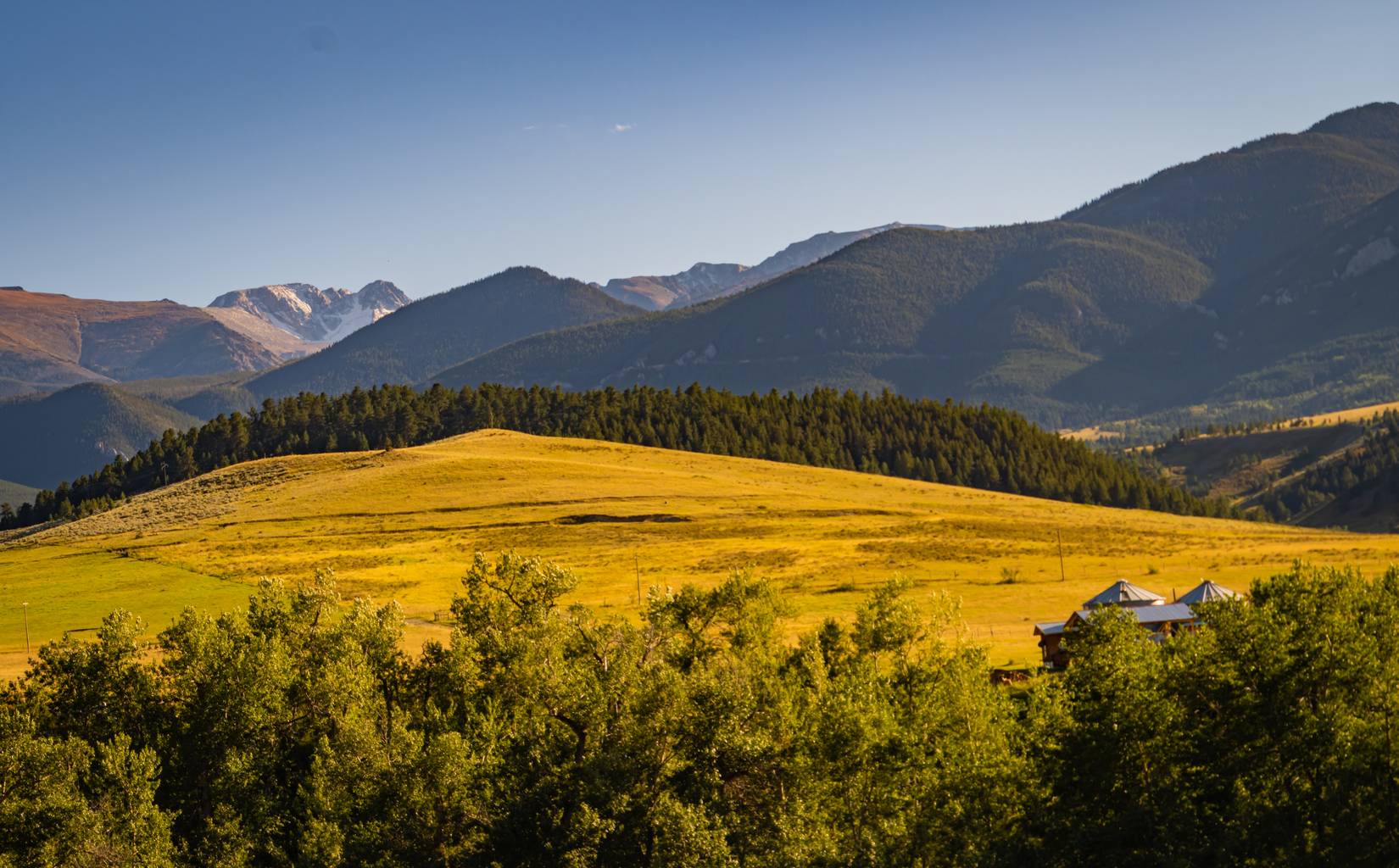 This Beautiful Mountain Town Is The Gateway To Yellowstone's Forgotten ...