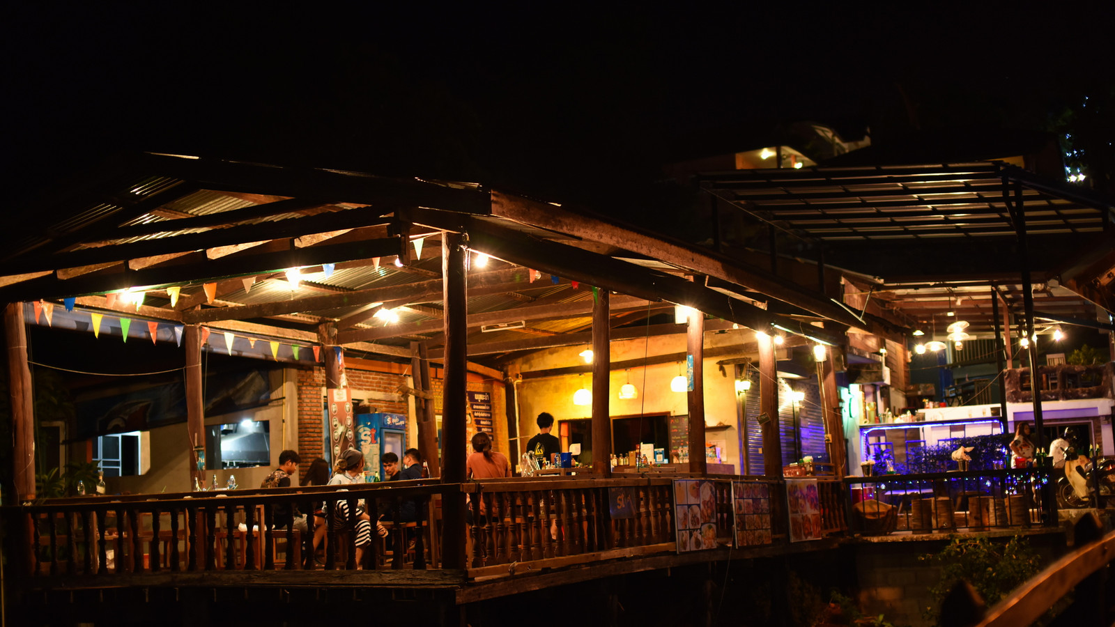 Six Tourists Now Confirmed Dead as a Result of Laos Alcohol Poisoning ...