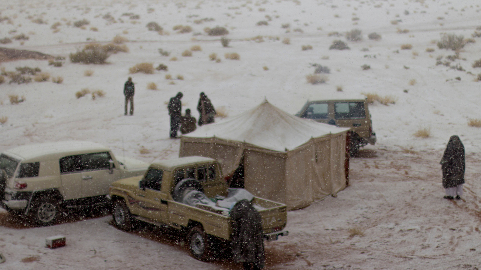 Saudi Arabia's Al-Nafūd Desert Transformed Into Wintry Scene as Rare ...