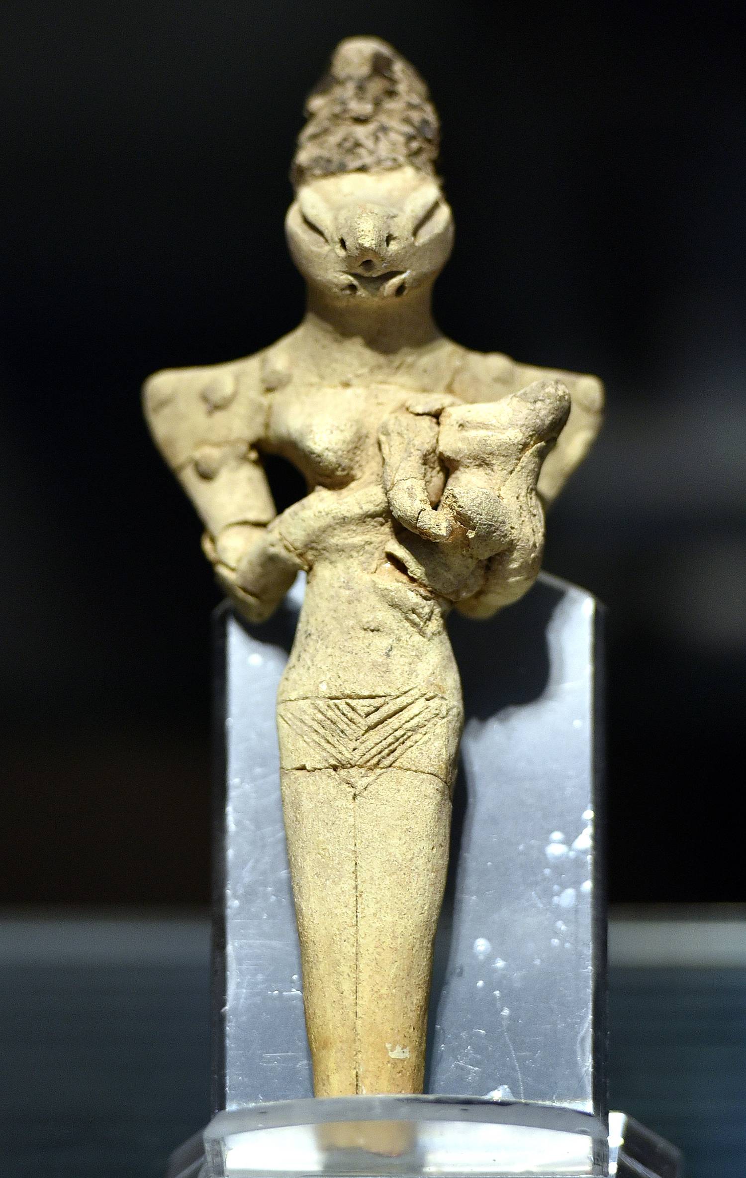 These 7,000-Year-Old "Lizard People" Statues Are One Of Ancient History ...