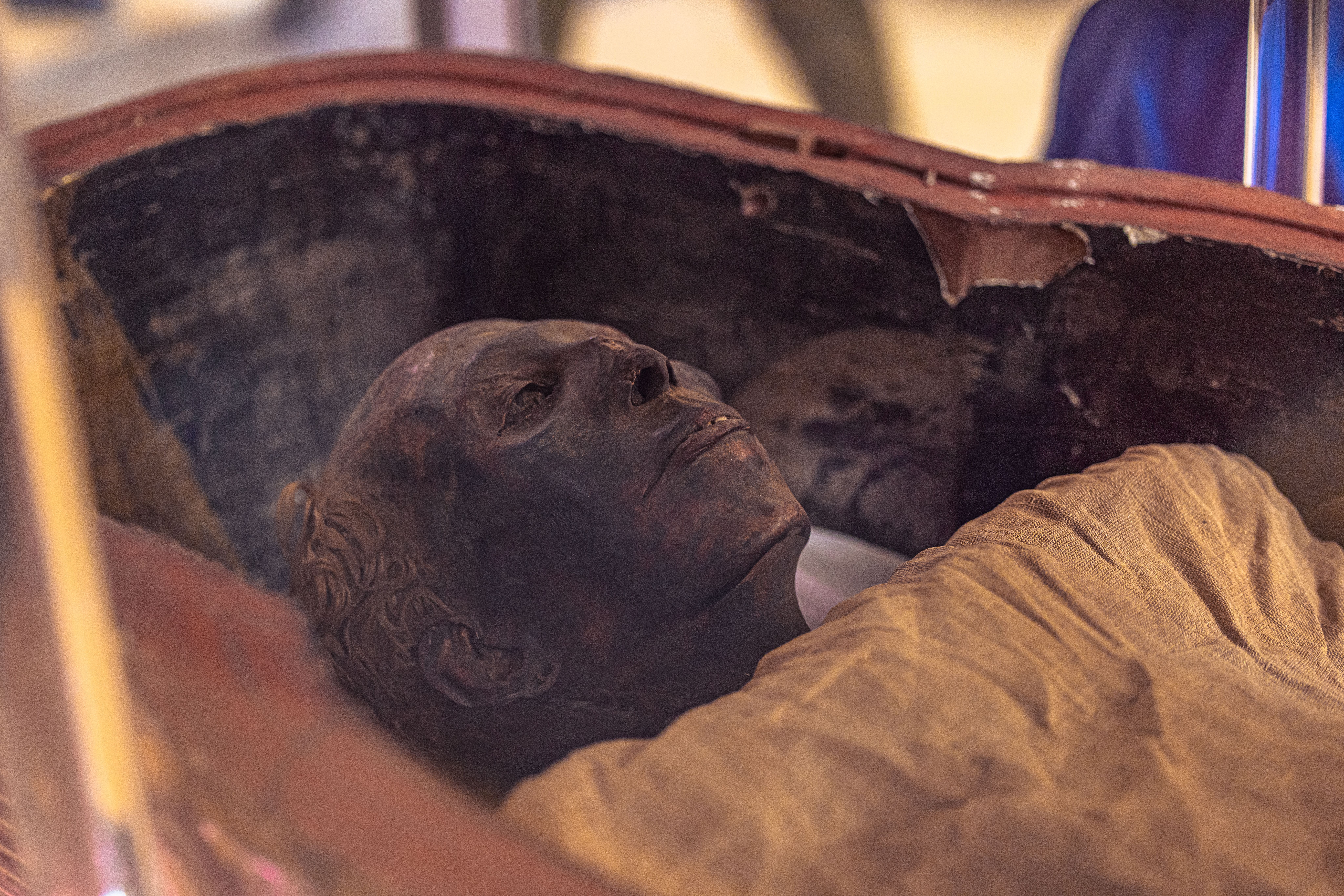 Remarkable Discovery of 1,500 Rock-Cut Tombs and Significant Artifacts ...