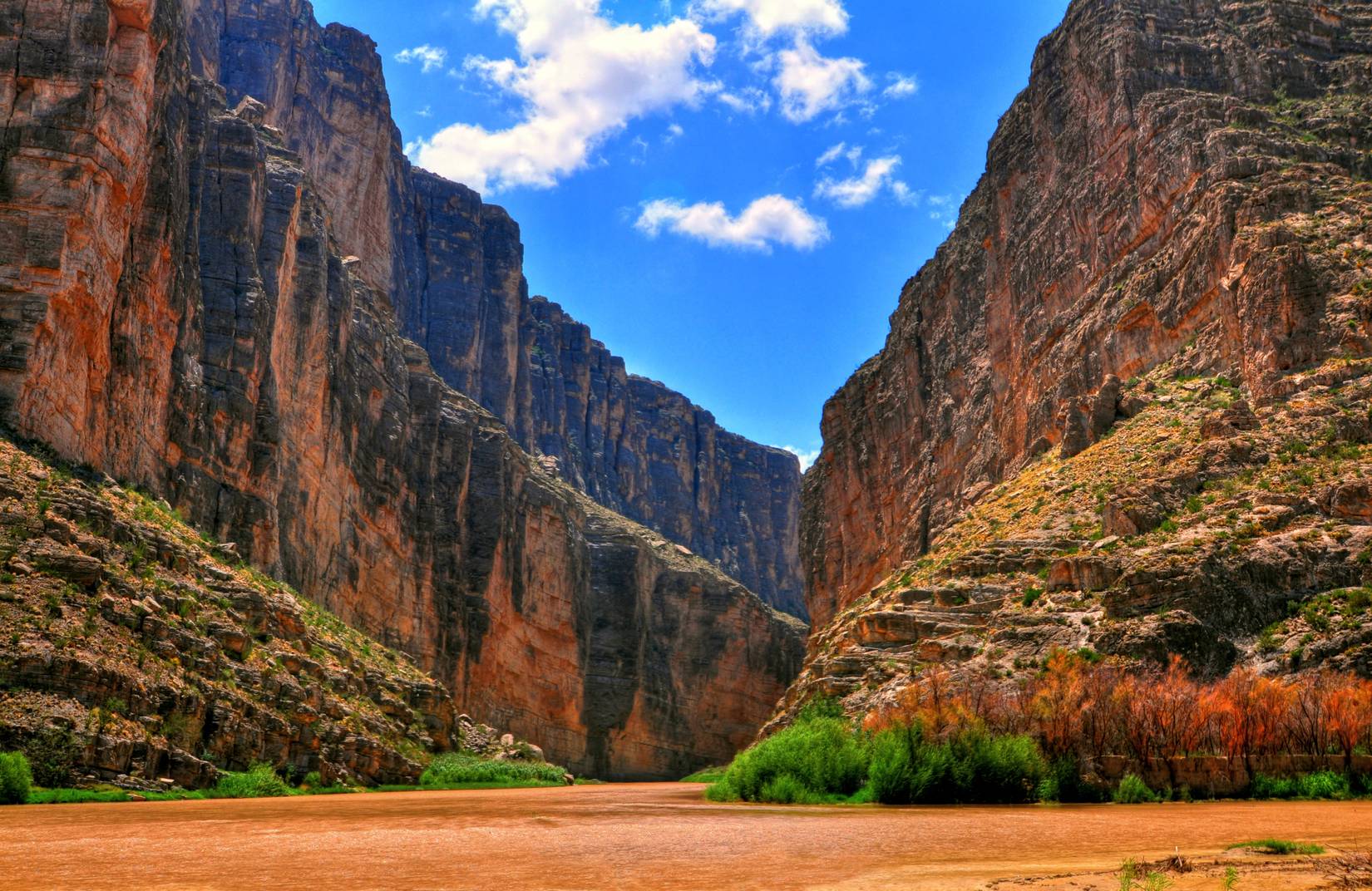 This Texas National Park Is The Perfect Blend Of Yosemite And Arches ...