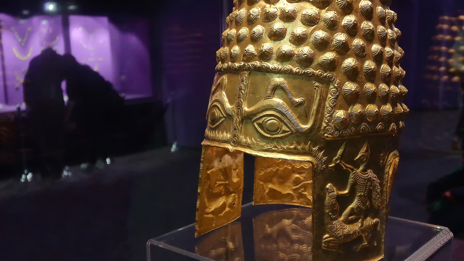 Ancient Gold Helmet Discovered in Romania and Other Gold Artifacts ...