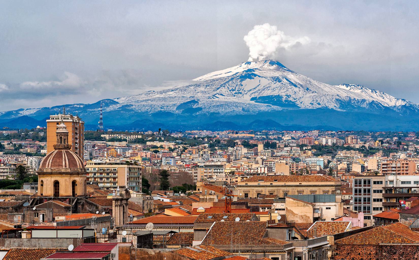 "Beautiful And Terrifying": Rare Footage Shows Skier's Unexpected ...
