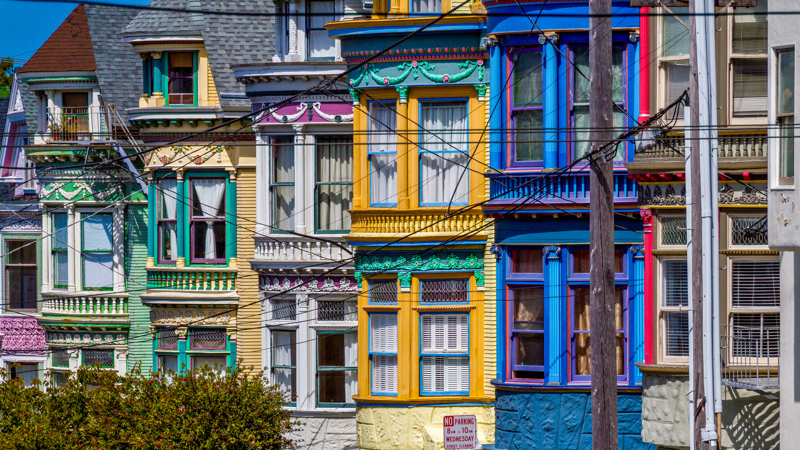 10 Colorful Victorian Houses To Drool Over
