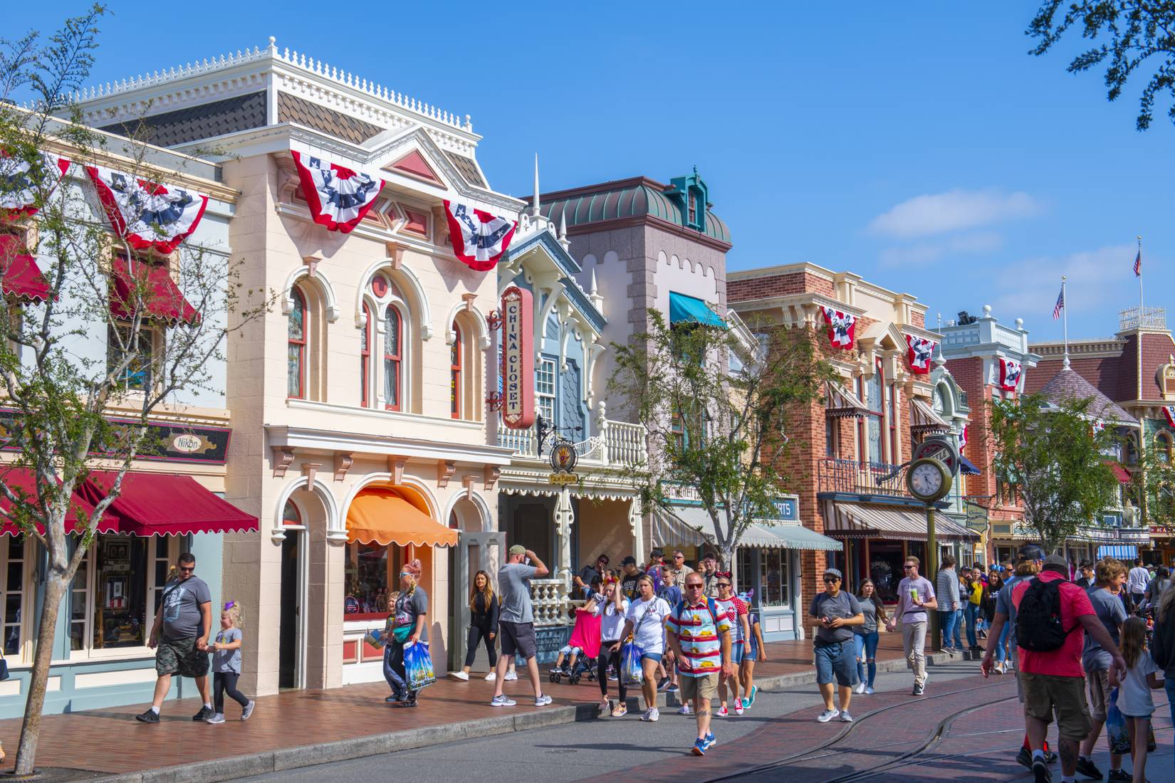 Disneyland's Water Bottle Ban: The New Rule Catches Visitors By Surprise