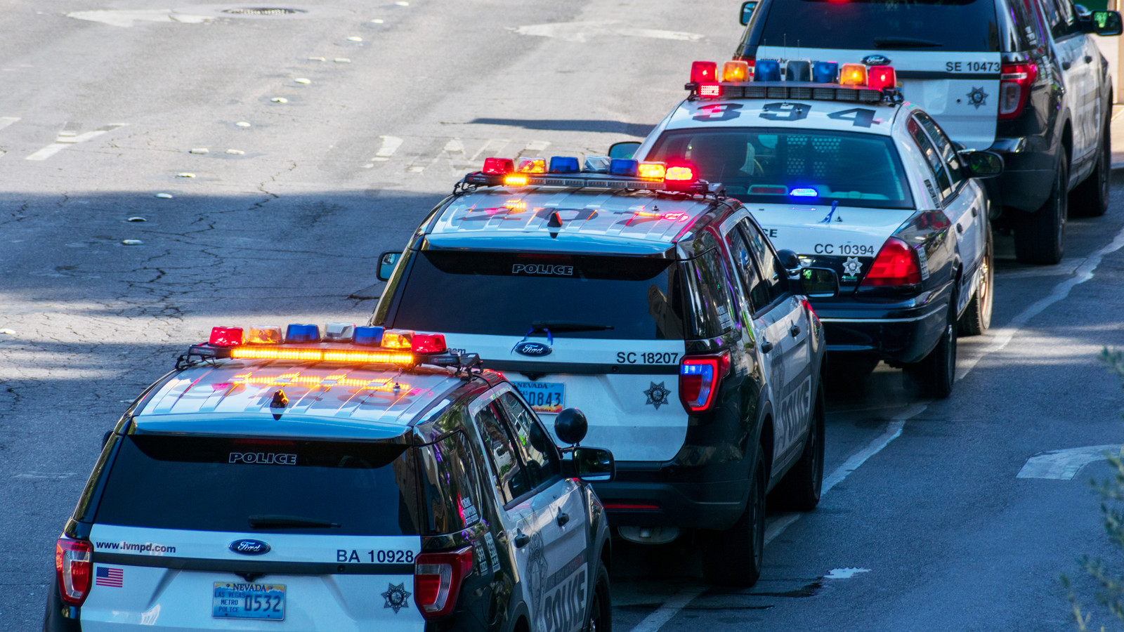 UPDATE: 1 Dead, 7 Injured After Tesla Cybertruck Explodes Into Flames ...