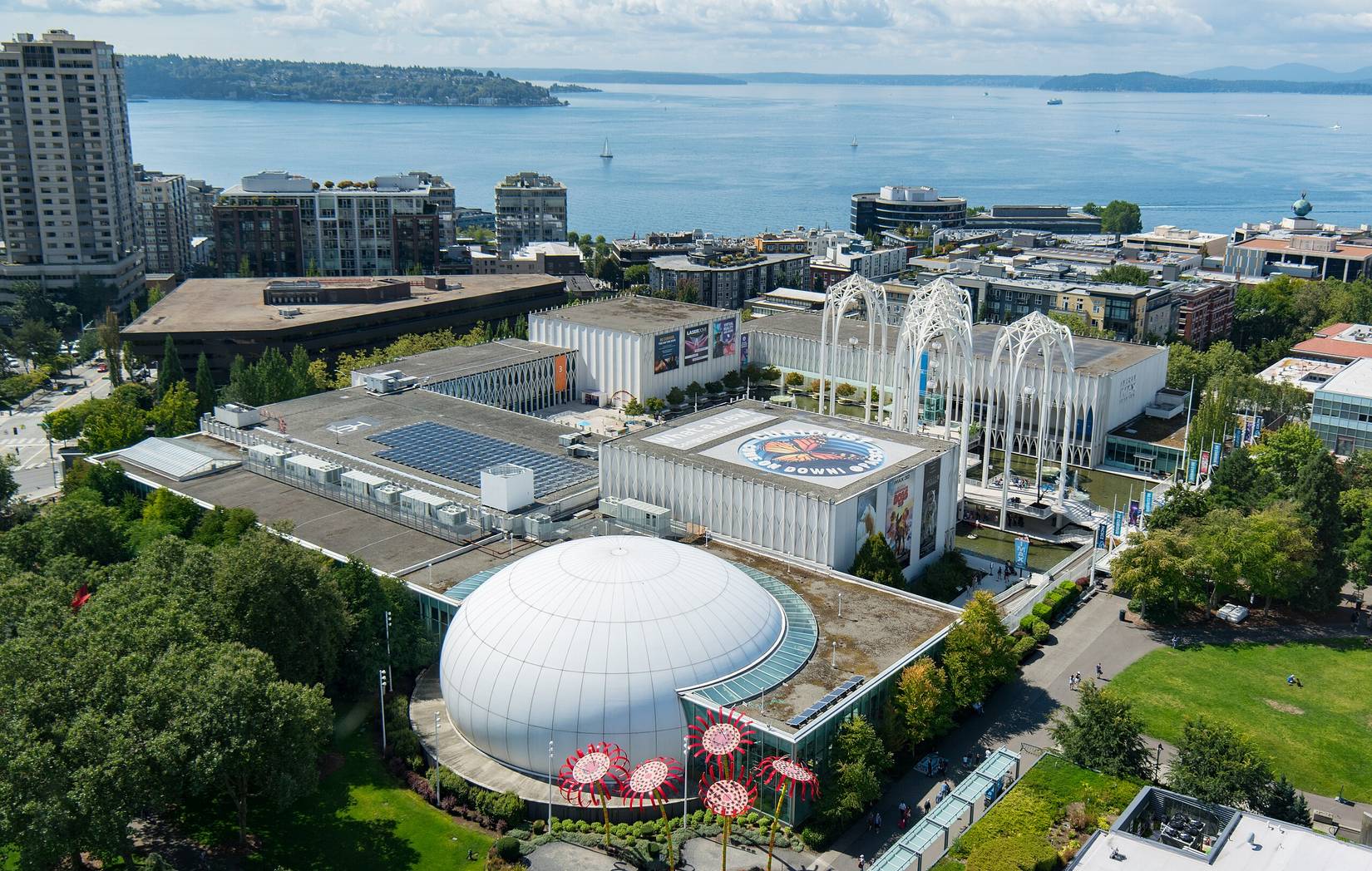 10 "Visit Seattle" Approved Things To Do In Washington's Coolest City