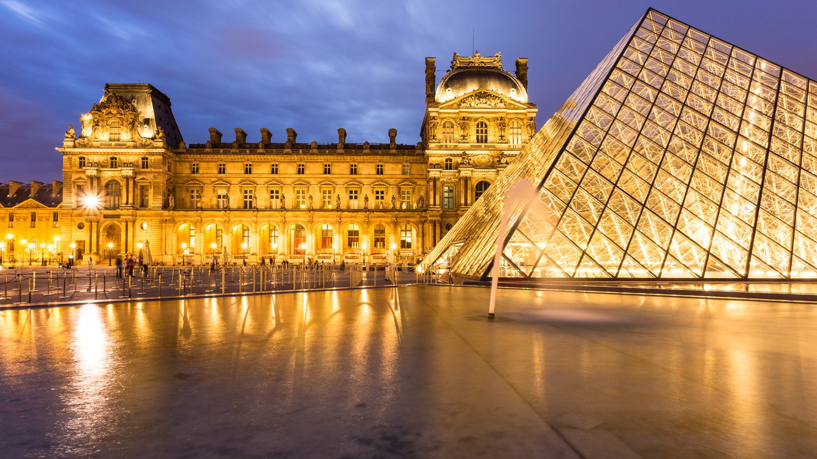 Paris' Louvre Museum Goes Vogue: New Haute Couture Fashion Exhibition ...