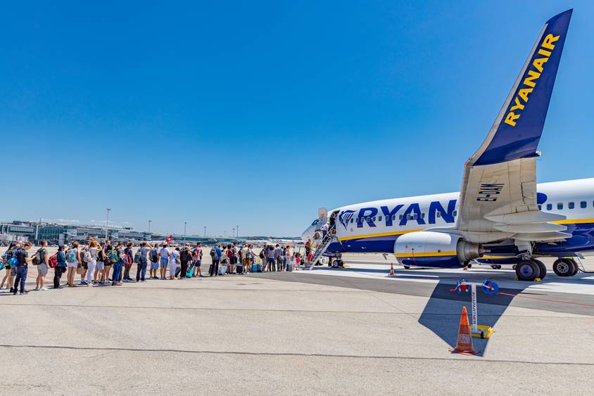 Ryanair Does Away With Printed Boarding Passes and Check-in Desks ...