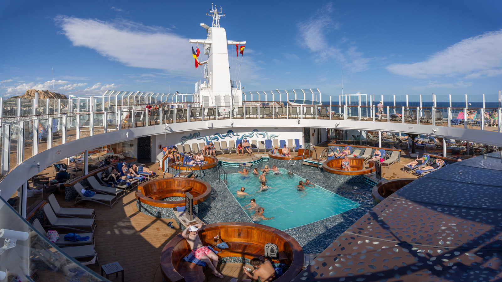 P&O Cruises Praised For Taking Its Chair-Hogging Rule To The Next Level