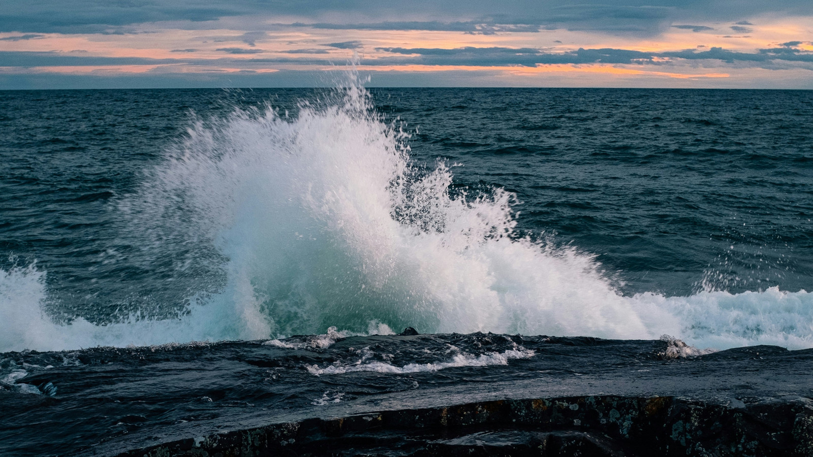 Do The Great Lakes Have Tides? Here's How They Work