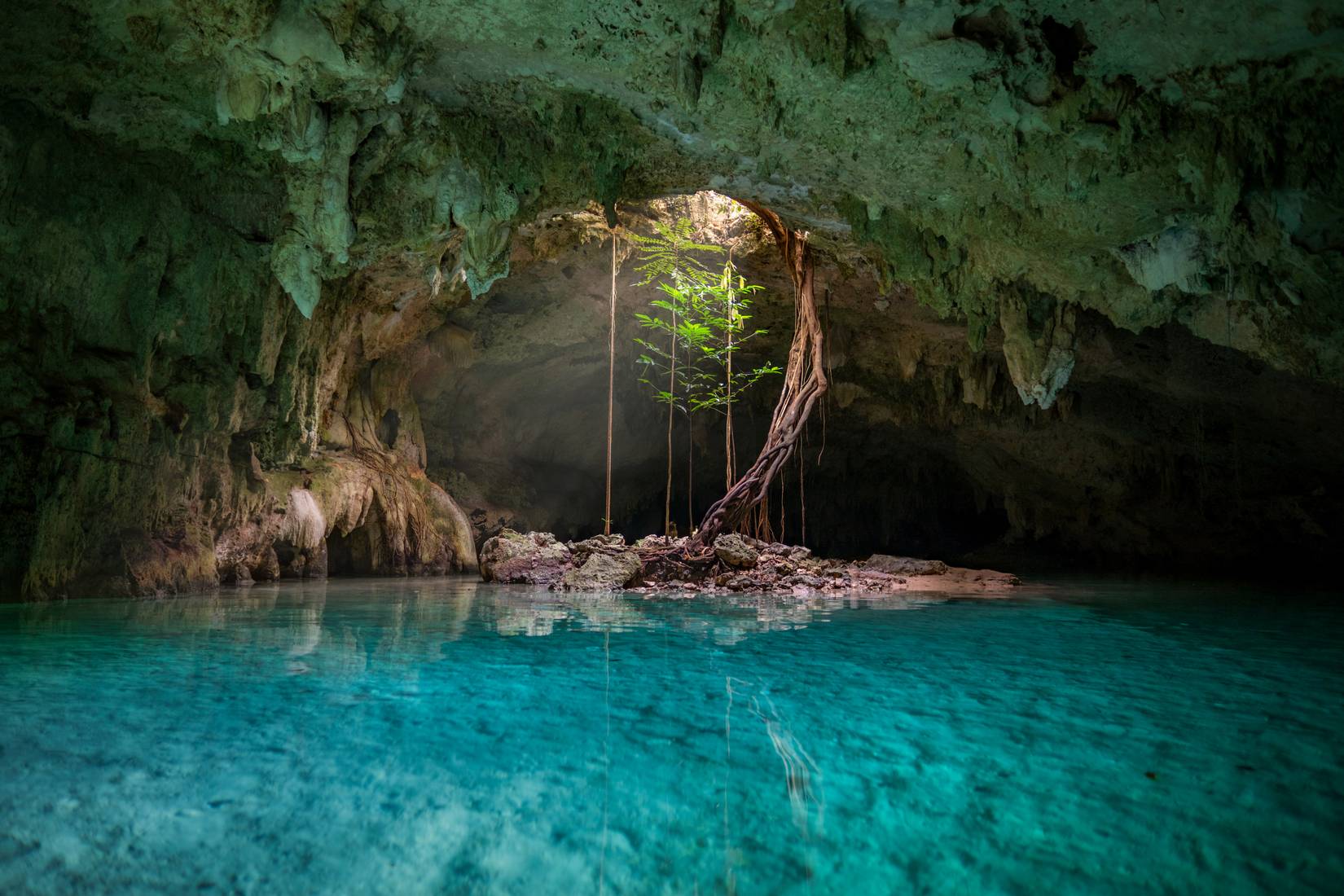 The World's Largest Underwater Cave Is Hundreds Of Miles Long & Is A ...