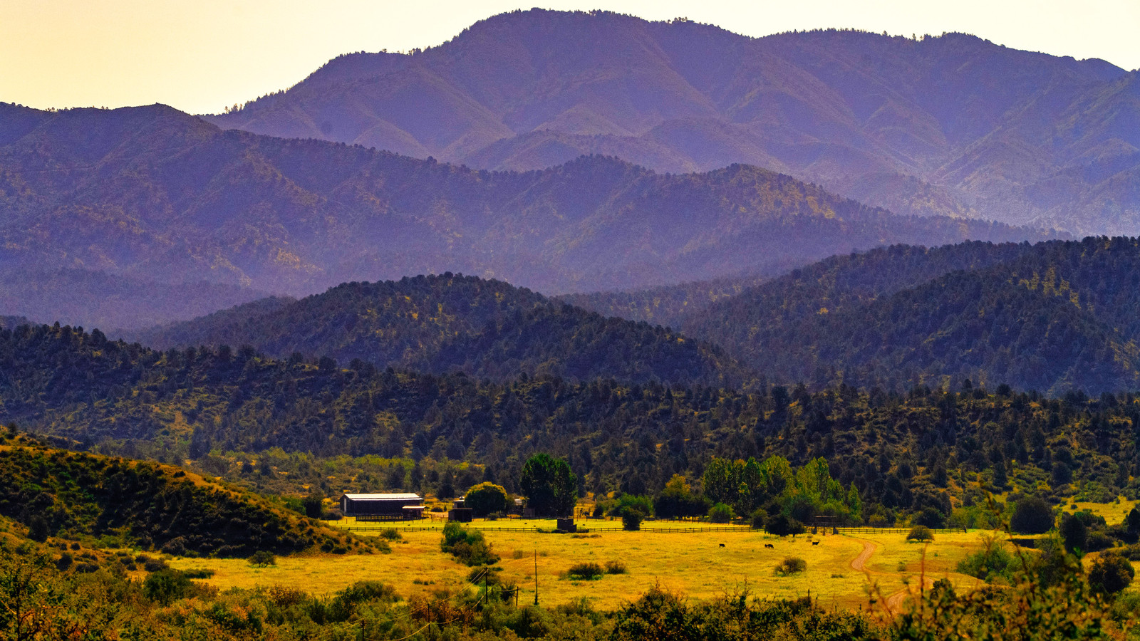 This Arizona Town With A Strange Name Is An Unusual But Scenic Spot