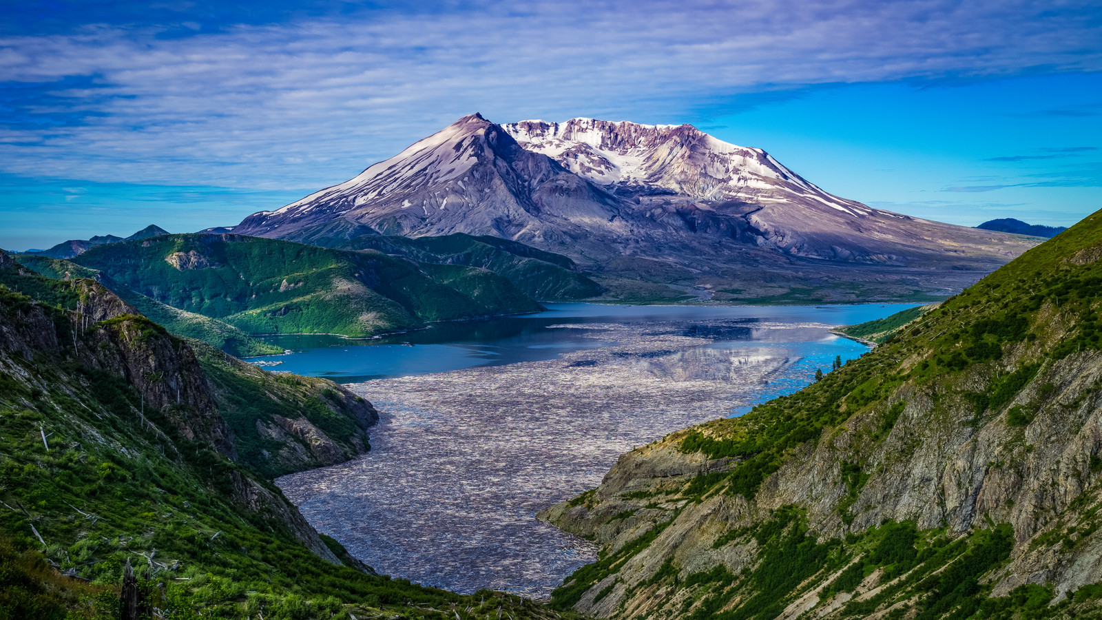 This Heart-Shaped Lake In The U.S. Is Real, But It Hides A Deadly Secret