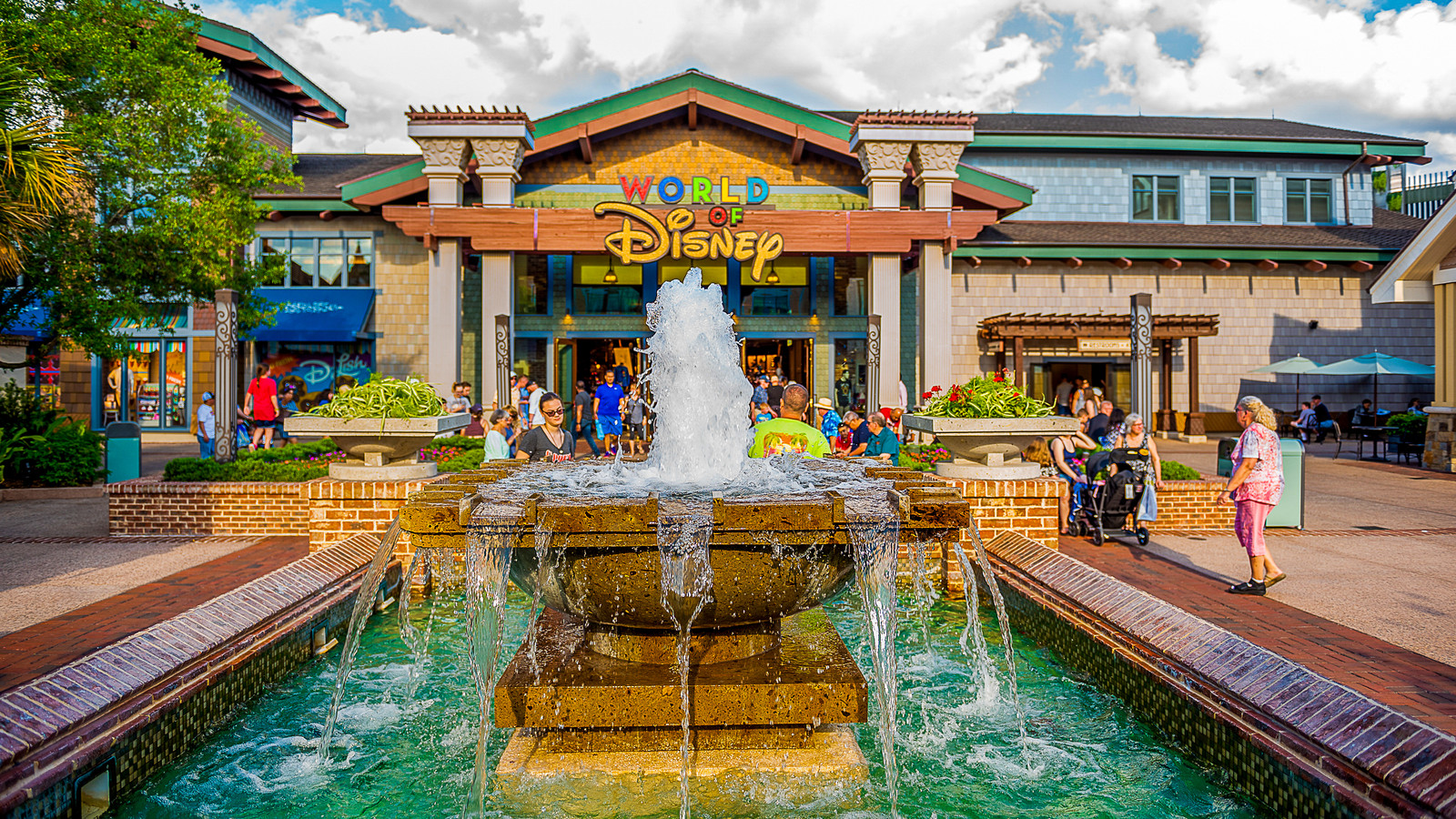 Disney World Divides Guests Over New Rule That Bans Some Visitors From ...