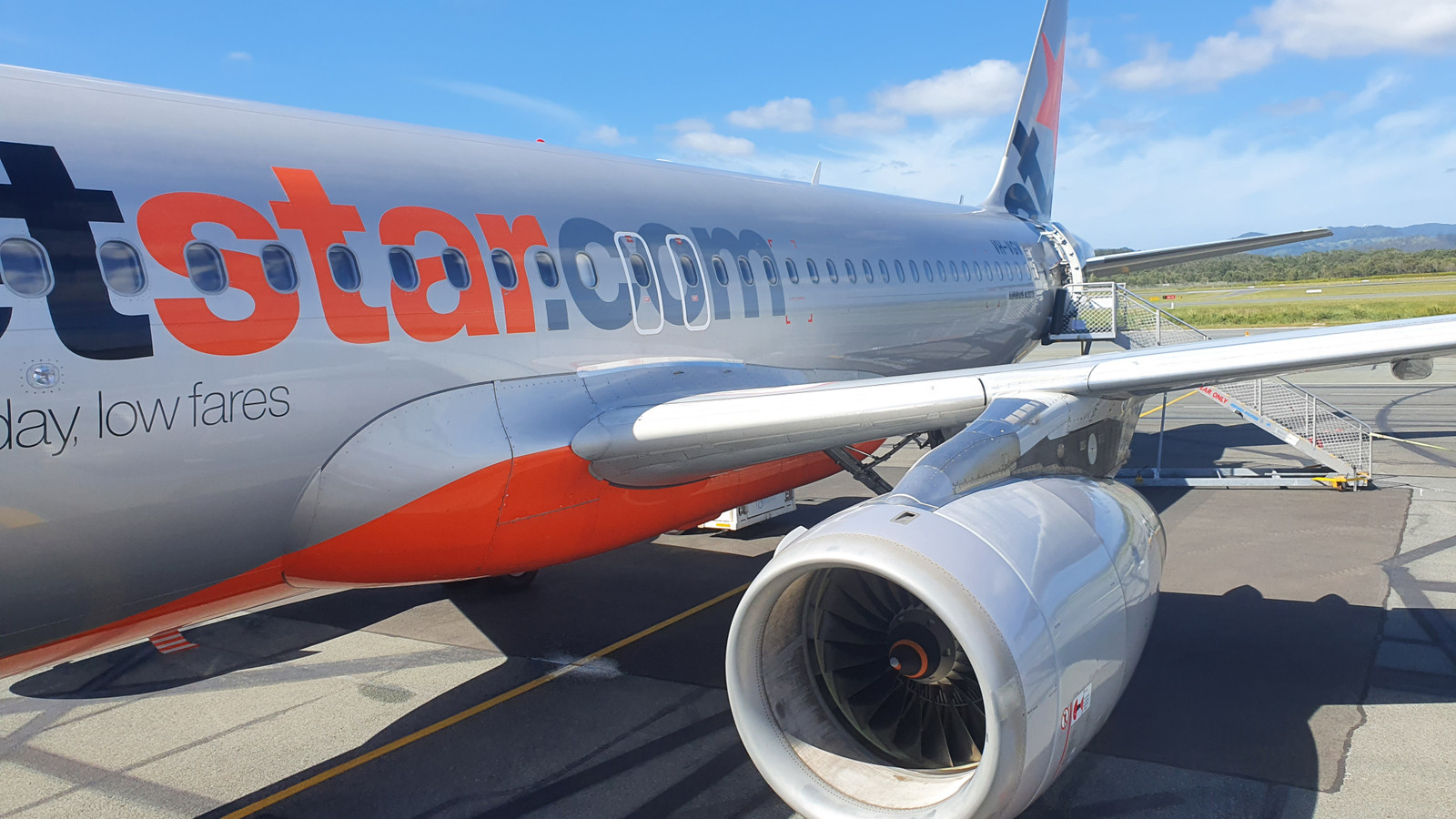 Jetstar Passengers Hailed as Heroes After Tackling Gun-Wielding Teen ...