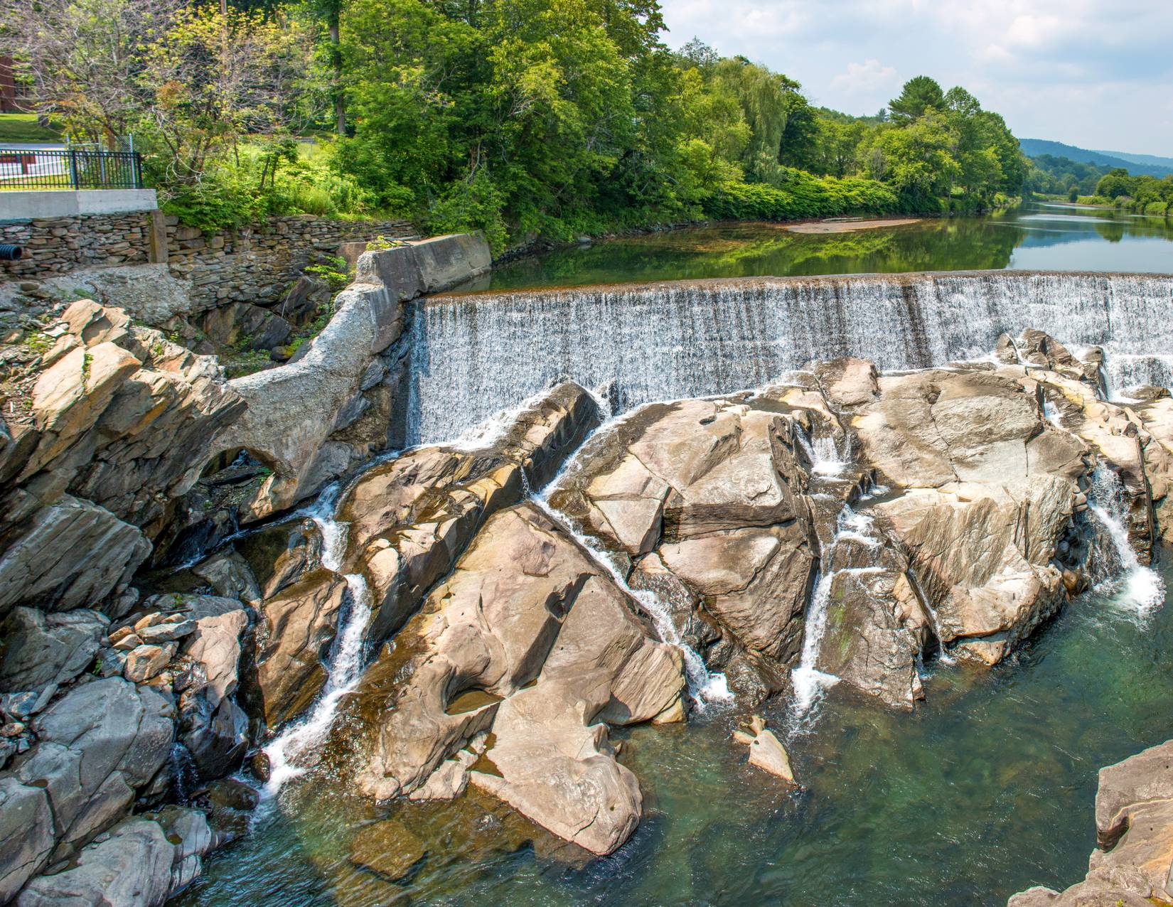 This Underrated Mountain Village Gives Swiss Vibes And Has Vermont's ...