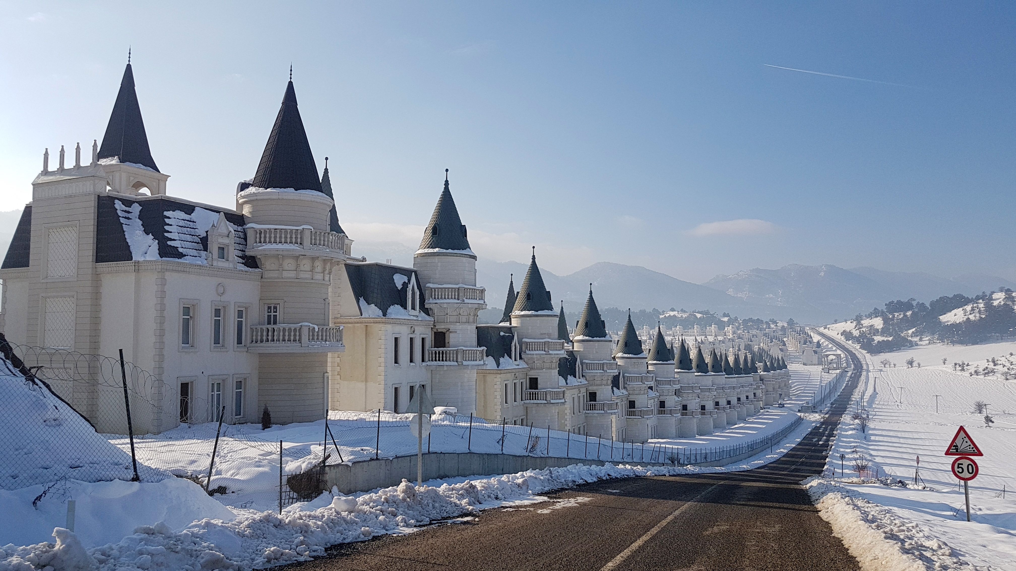 A Disney-Style Ghost Town With 587 Abandoned Castles Is In This ...
