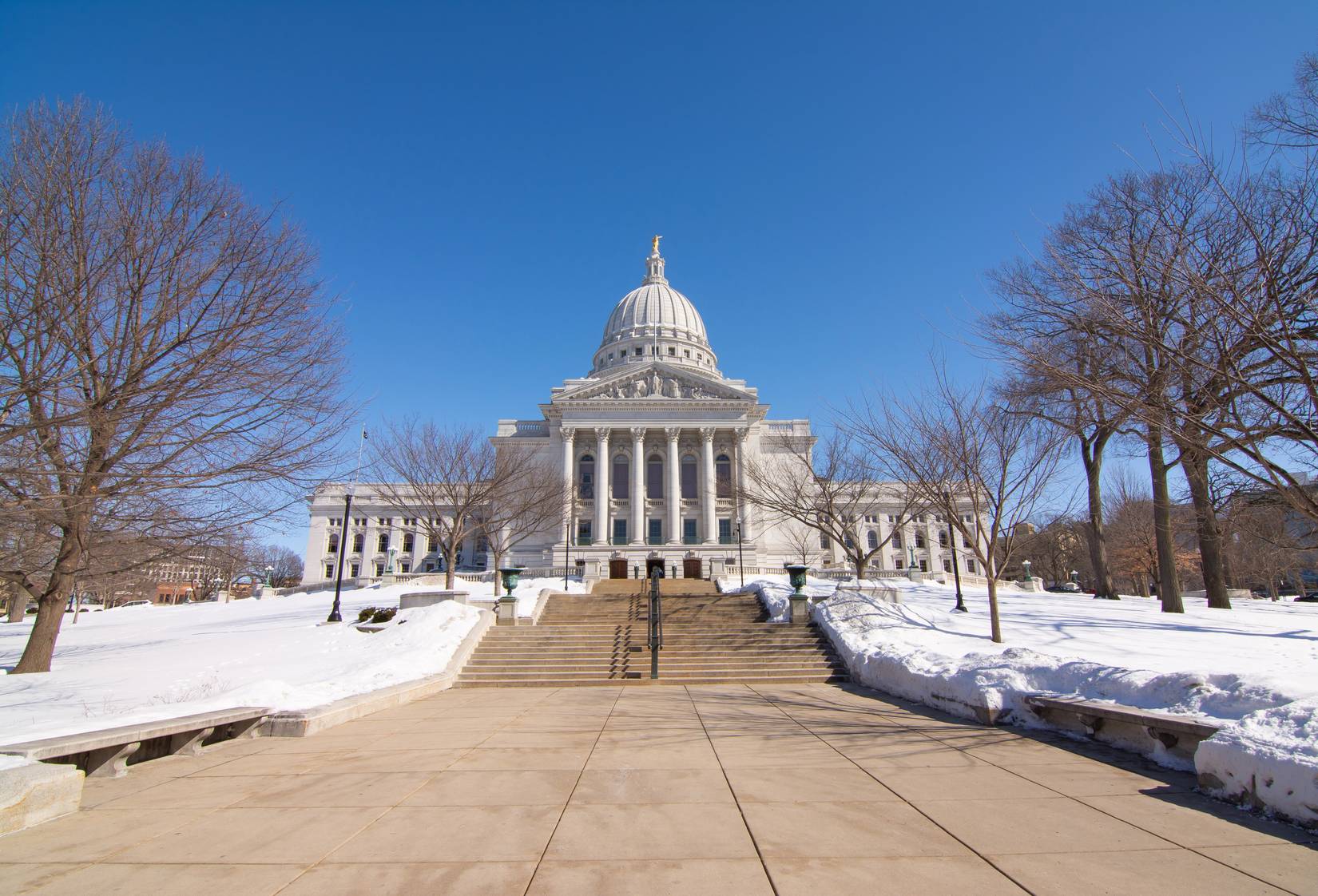 Wisconsin - Flags & Symbols | TheTravel