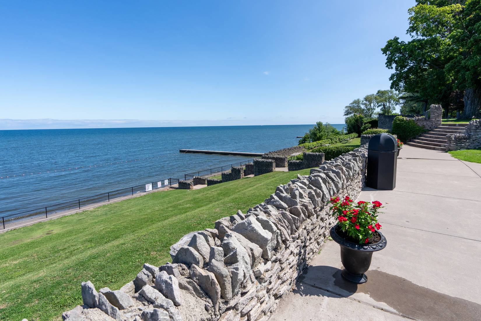 The "French Riviera Of Lake Ontario" Is New York's Cutest Beach Town ...