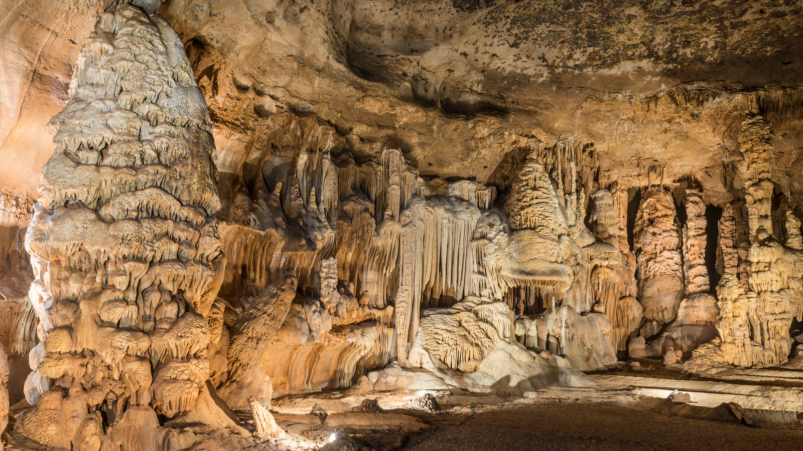 This Underground Texas Wonder With An Odd Name Is A National Park ...
