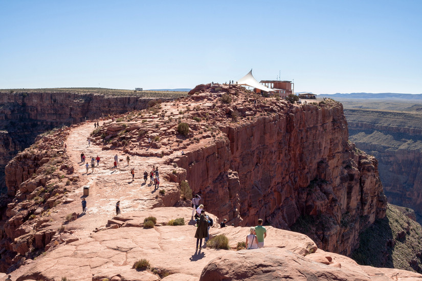 A Secret Canyon Hidden Inside The Grand Canyon Wows Those Who Step Off ...