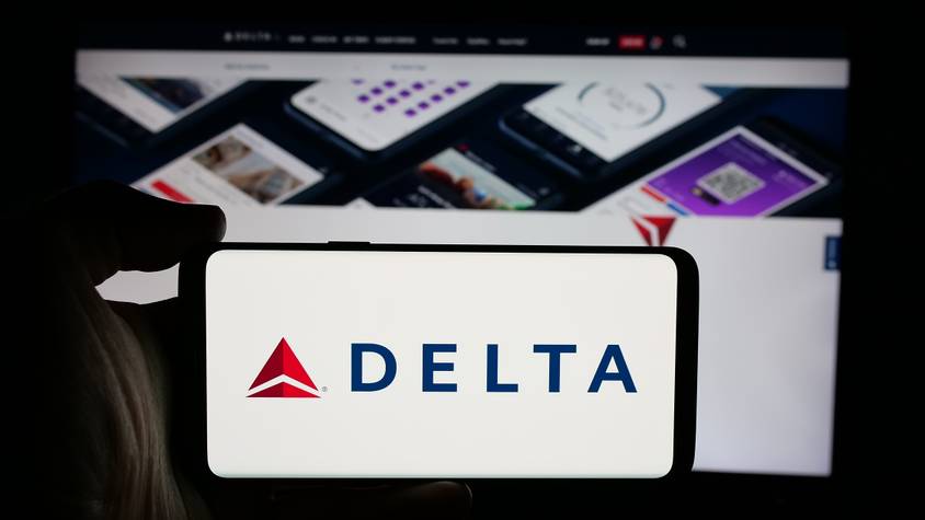 Breaking Down The Pros And Cons Of Delta's New Partnership With Uber