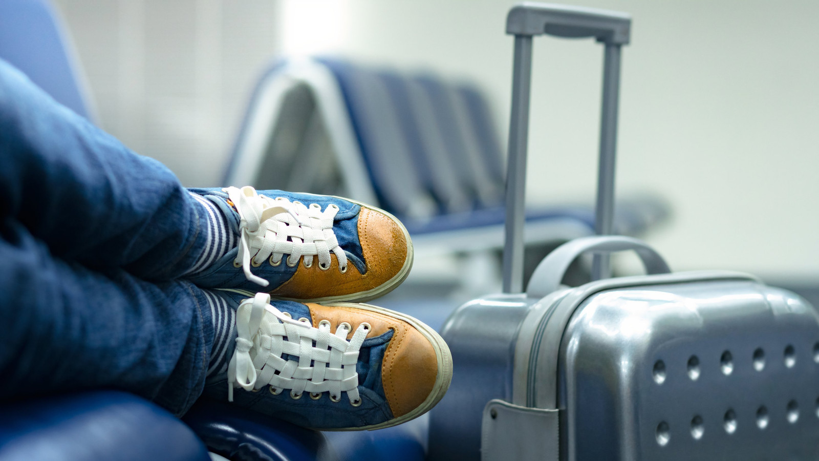 Why Flight Attendants Pay Attention To Passengers’ Shoes