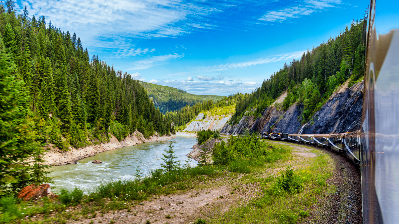 This Scenic Canadian Train Ride Beats Amtrak for National Park Views