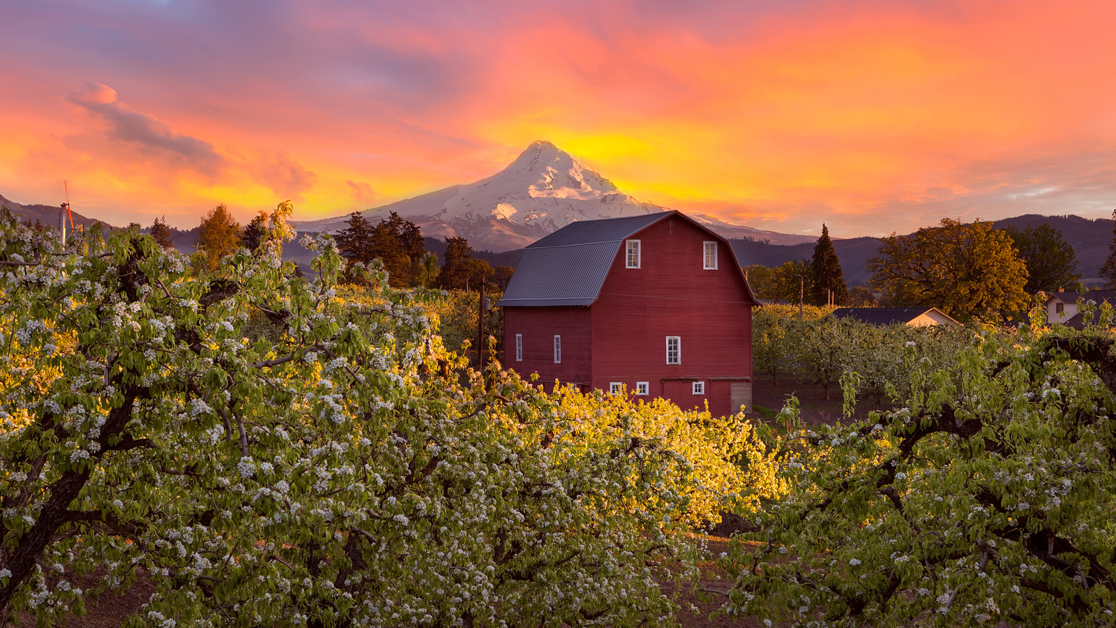 The Most Charming Small Towns In Oregon