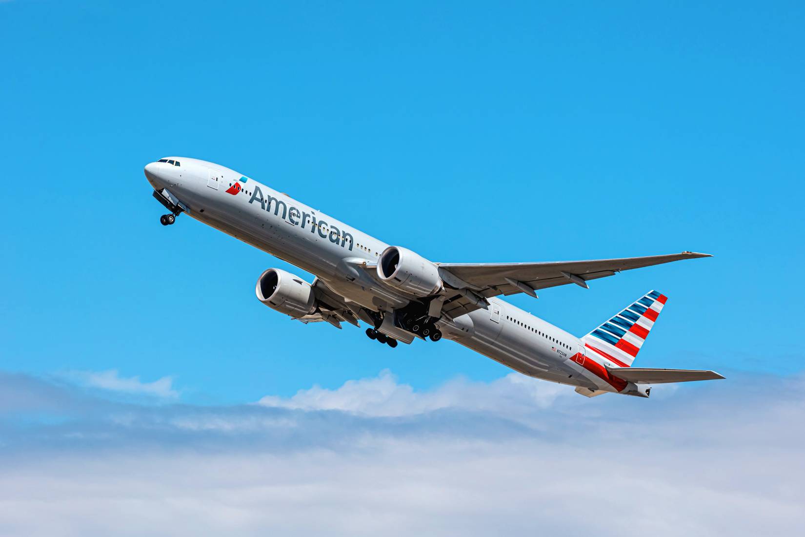 American Airlines Sounds The Alarm On International Route: Seeks DOT ...