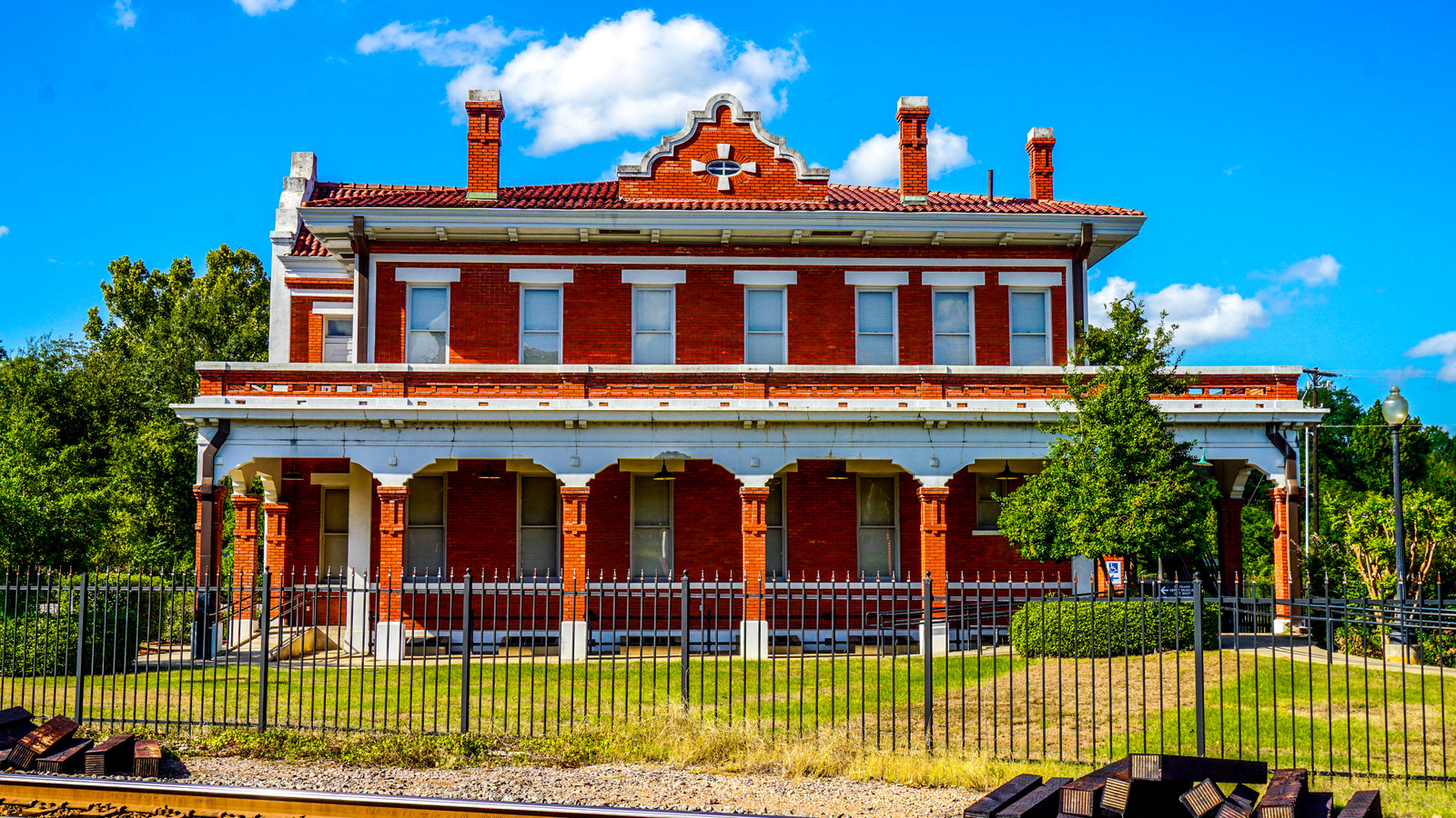 Texas's Most Beautiful Amtrak Station Is Also One Of Its Most Underrated