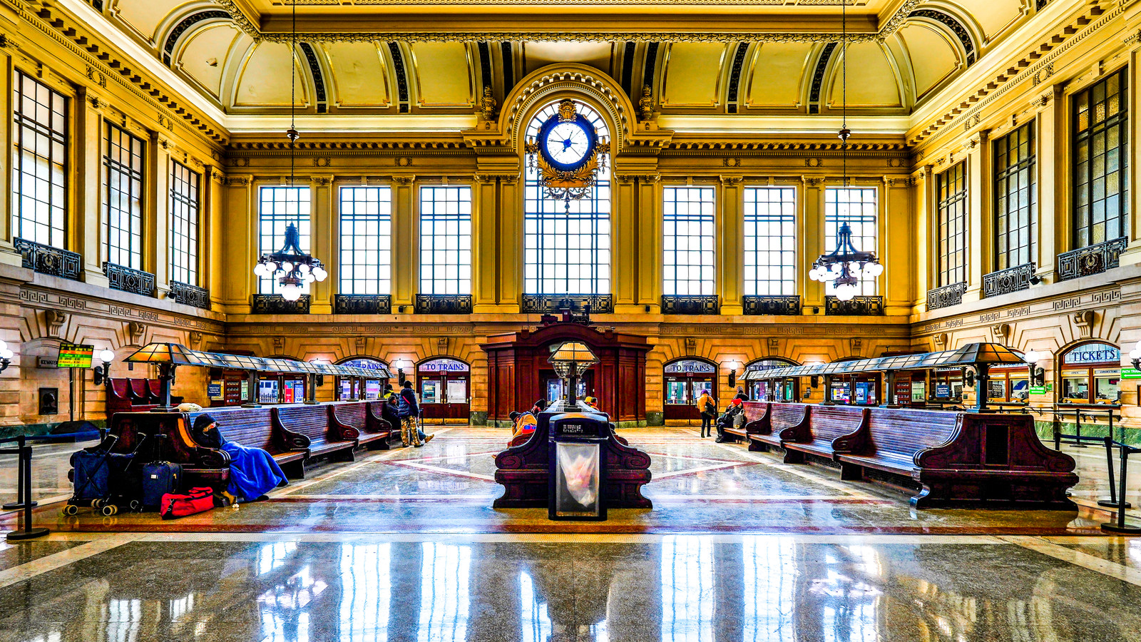 America's Most Beautiful Train Stations That Aren't Amtrak