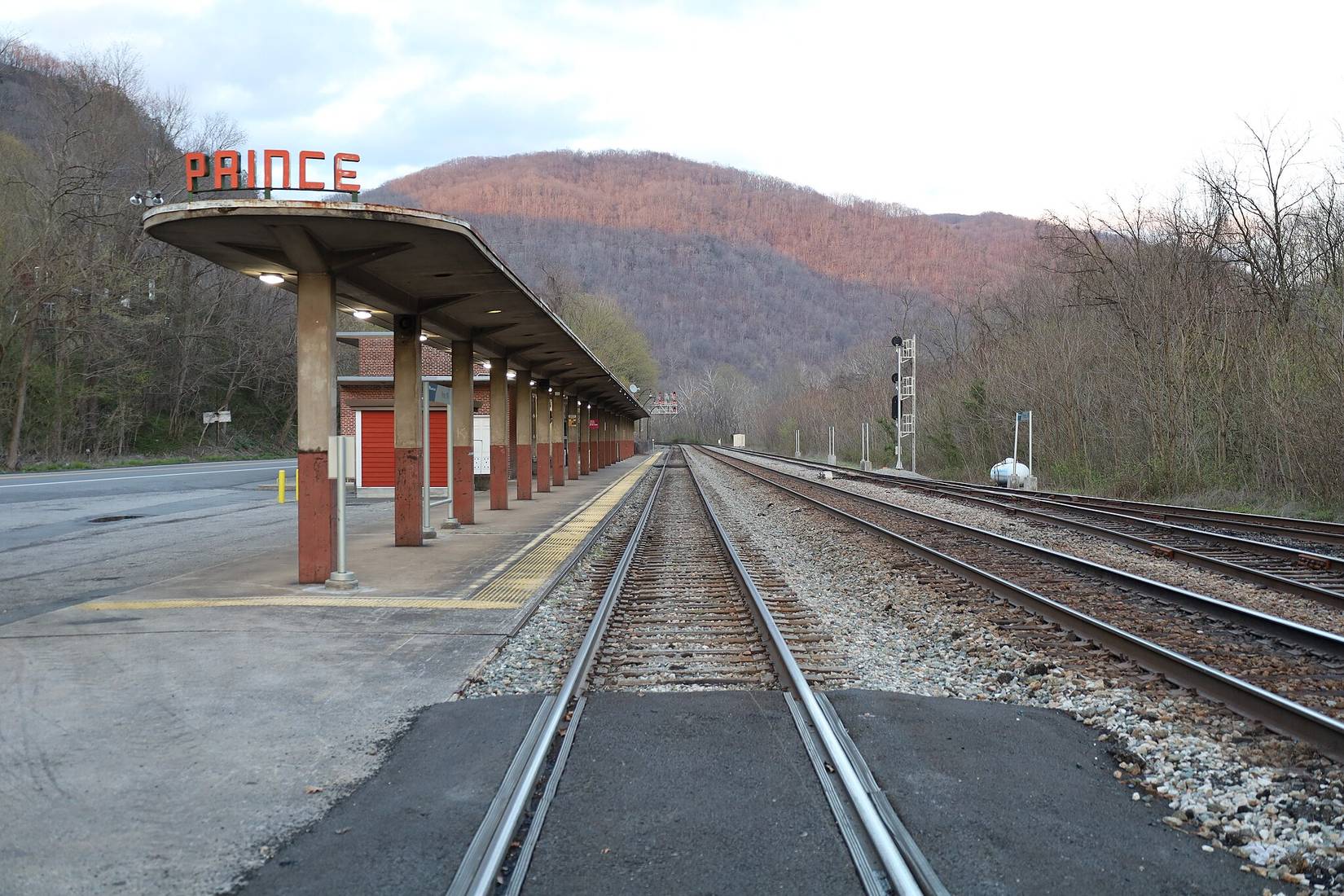 This Retro Amtrak Station Is Like A Time Capsule With Prime National ...