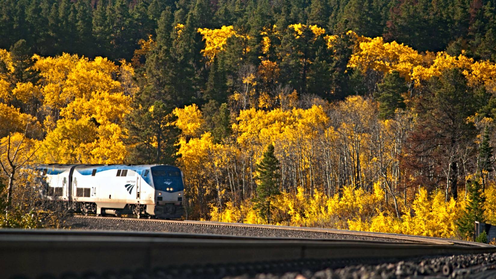 Amtrak's Empire Builder To Glacier National Park Is The Trip You're ...