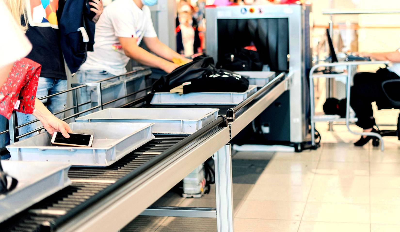 U.S. Customs And Border Protection Catches Delta Air Lines Passengers ...
