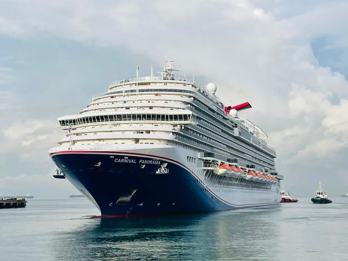 Carnival Cruise Line Guide: Ships, Destinations & Tips