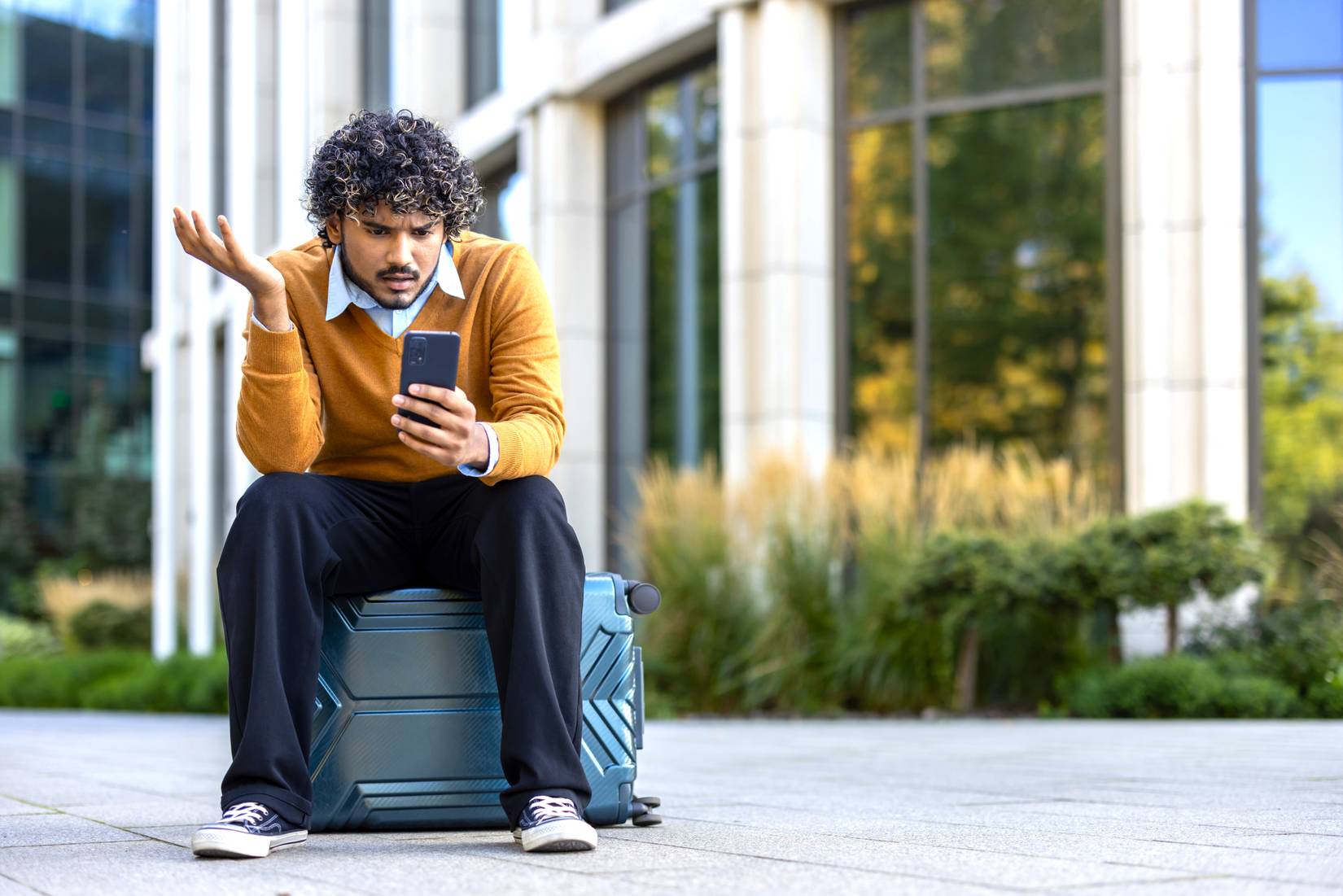 No Key, No Room, No Refund: Furious Traveler Forced To Sleep Outside ...