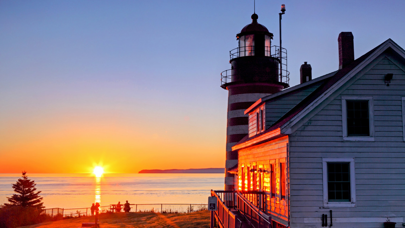 This Enchanting Little Town Is The First Place In America To See The ...