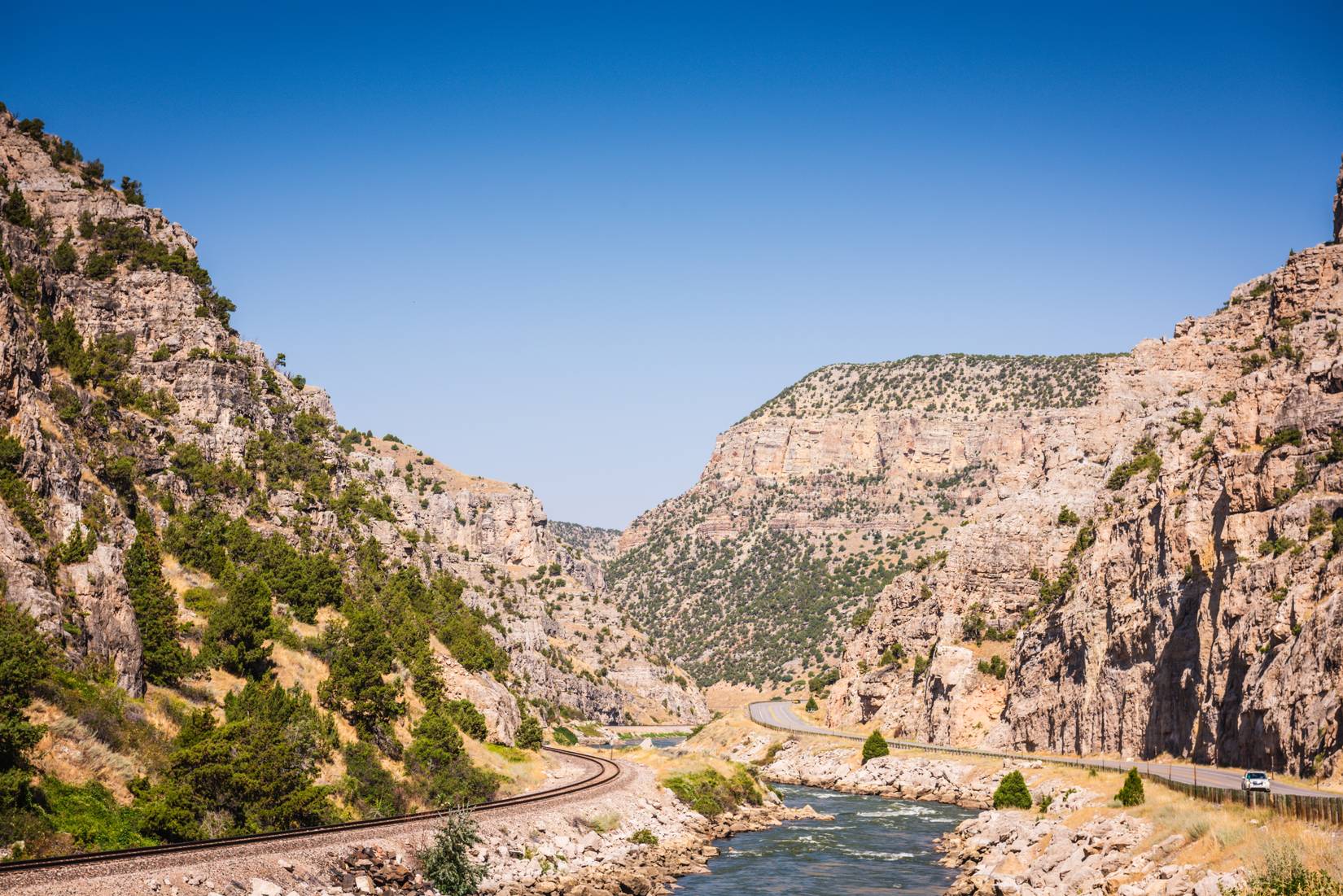 Wyoming's Largest State Park Is A Mirror Image Of Canyonlands, Only Better