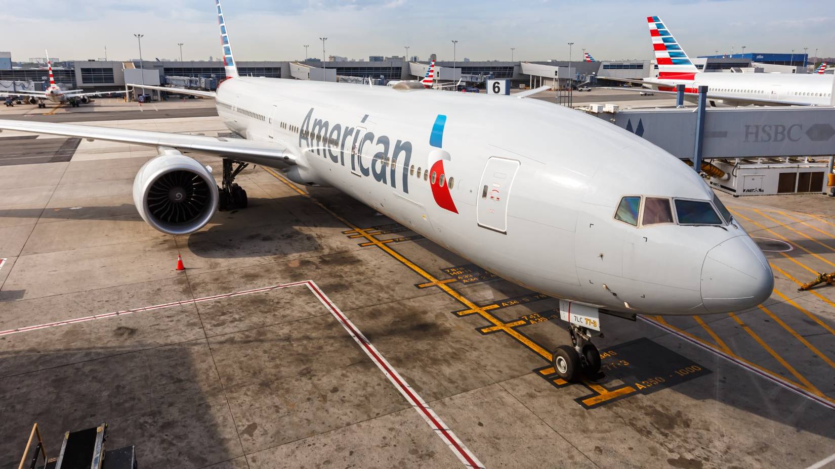 United Airlines' CEO Makes Bold Statement That American Airlines' Days ...