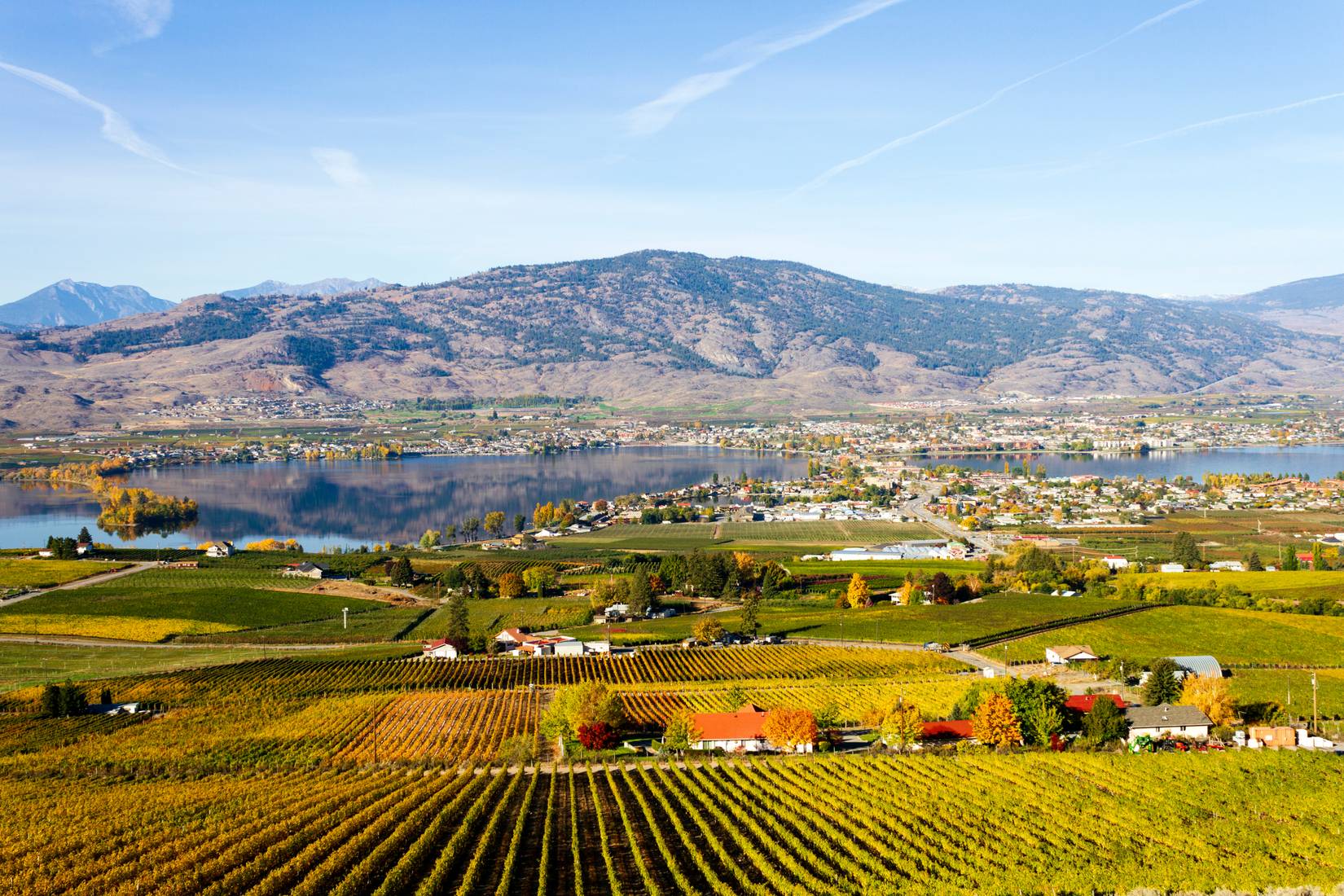 The Cutest Canadian Town On The U.S.-Canada Border Is In The Country's ...