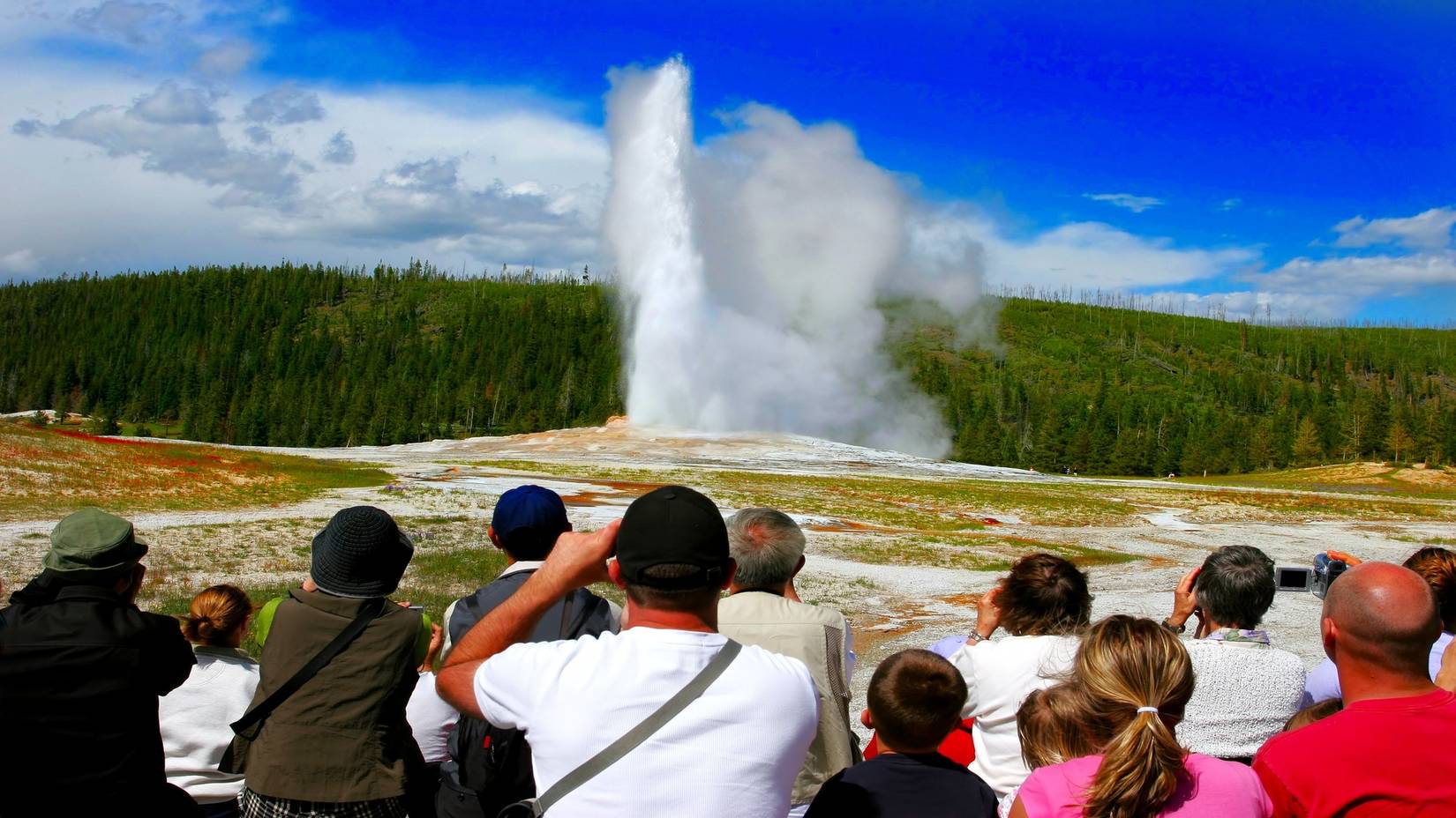 Yellowstone National Park Scientists Downplay Chicago-Sized Volcanic ...