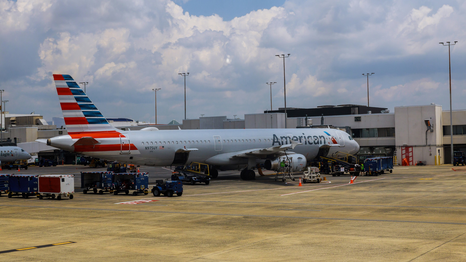 American Airlines Cuts LAX To JFK Route Short As 7 Passengers Fall Ill ...